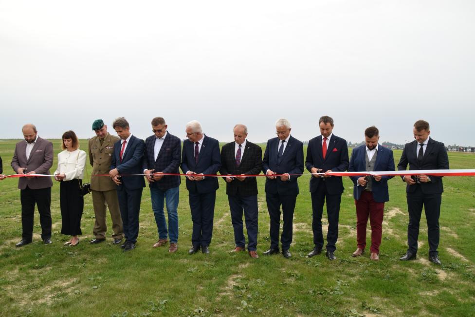 Nowy pas startowy na lotnisku w Mokrem oficjalnie otwarty | dlapilota.pl