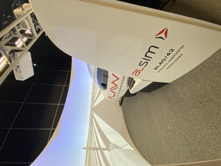 Nowy symulator lotu samolotów ALSIM AL4X dla Lotniczej Akademii ...