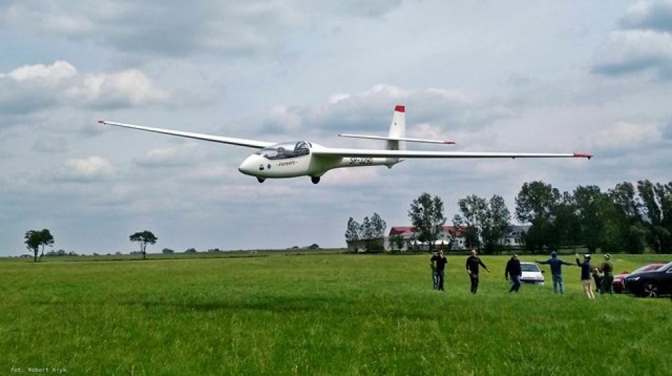 Coroczne zawody na celność lądowania w Aeroklubie Kujawskim | dlapilota.pl Coroczne zawody na celność lądowania w Aeroklubie Kujawskim | dlapilota.pl