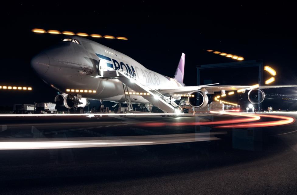 Lotniczy słoń cargo na szczecińskim lotnisku | dlapilota.pl