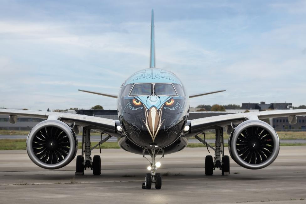 Embraer zaprezentował nowy samolot Profit Hunter E2 z motywem orła ...