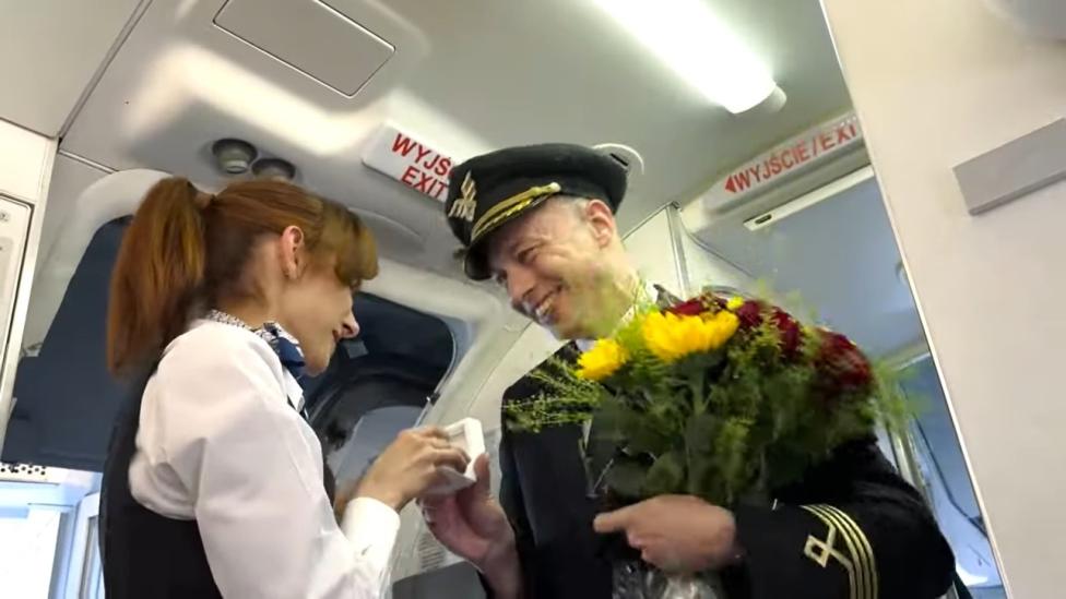 Pilot oświadczył się stewardessie na pokładzie samolotu PLL LOT ...