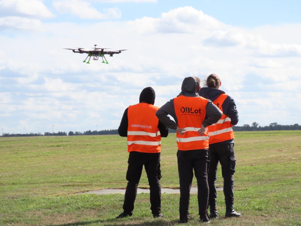Podniebne wyzwania podczas Droniady OBLot 2024 zakończone sukcesem ...